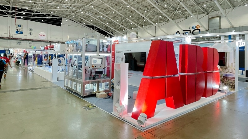 整合IT/OT優勢 ABB/鼎新/巨緯打造彈性生產方案 - 新電子科技雜誌 Micro-electronics